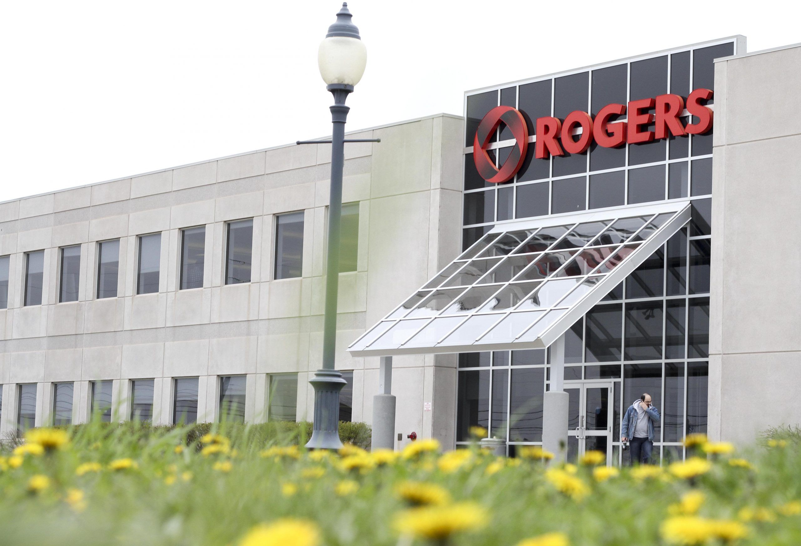 Rogers Communications reports $526M third-quarter profit | Toronto Sun
