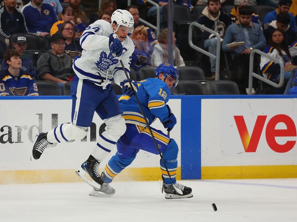 Matthews' lack of goals for Maple Leafs belies his scoring chances ...