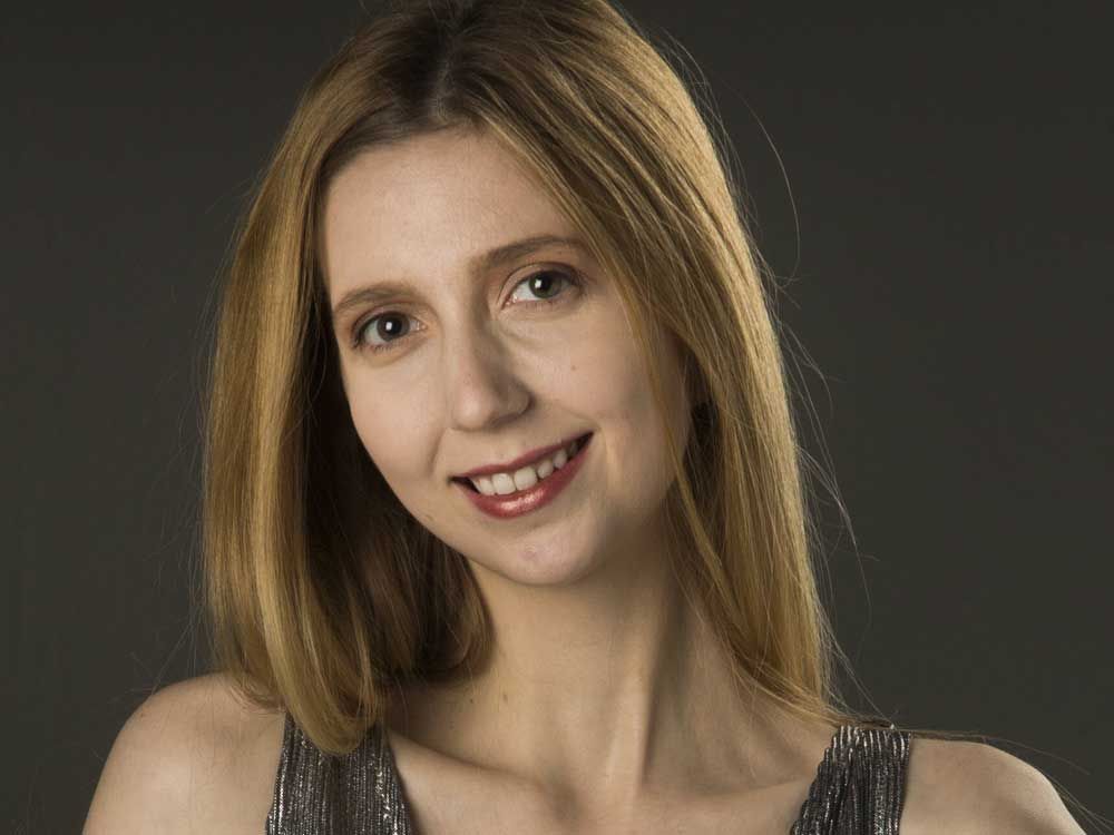 SUNshine Girl Laura | Toronto Sun