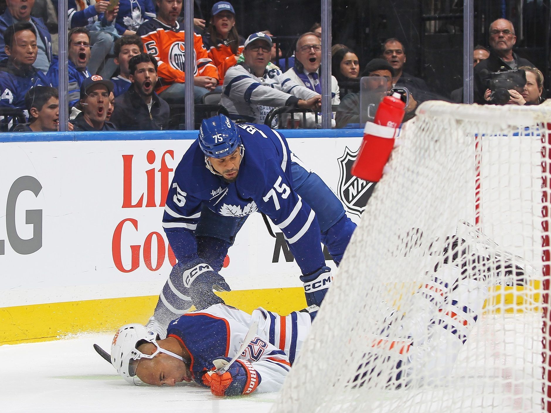 Maple Leafs coach Berube makes first comments on Reaves suspension ...