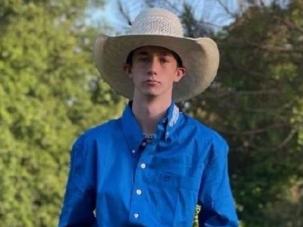Teen rodeo star ‘fighting for his life’ after bull kicks him | Toronto Sun