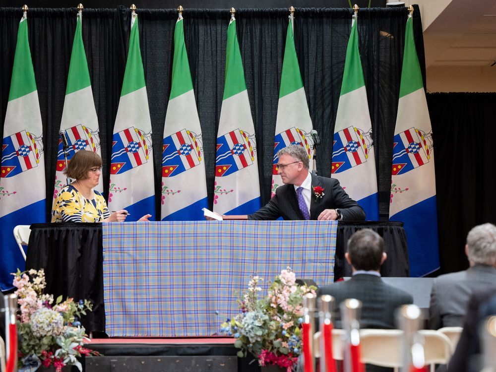 Oath to monarch now optional in Yukon after council refused pledge ...