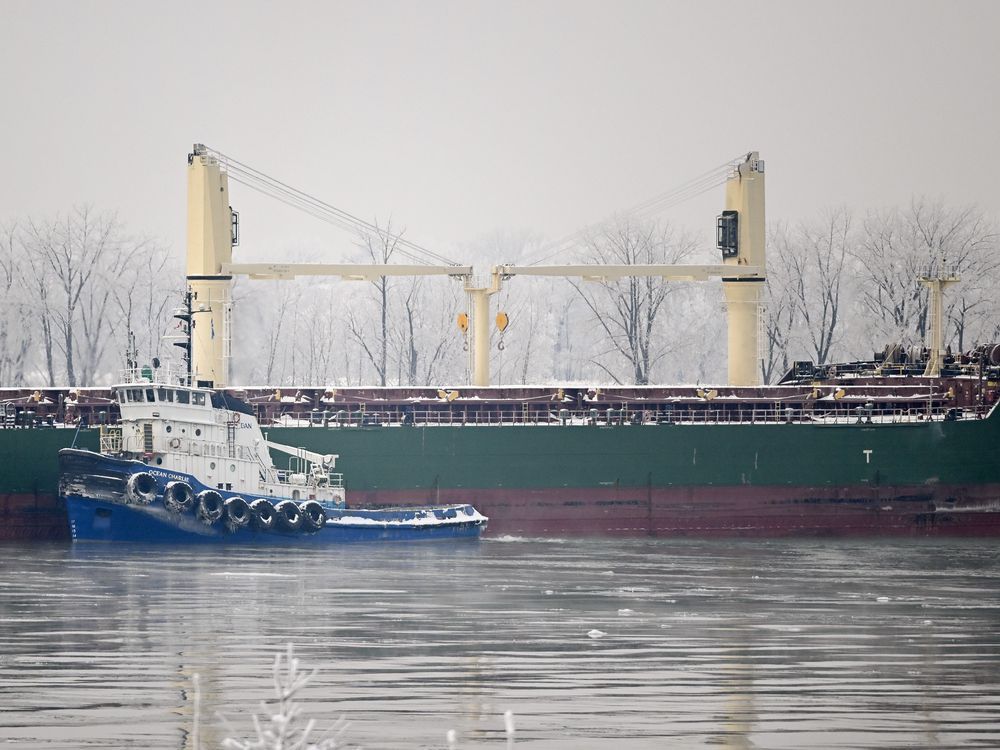 Tugboats, crews try to refloat ship stuck in St. Lawrence River ...