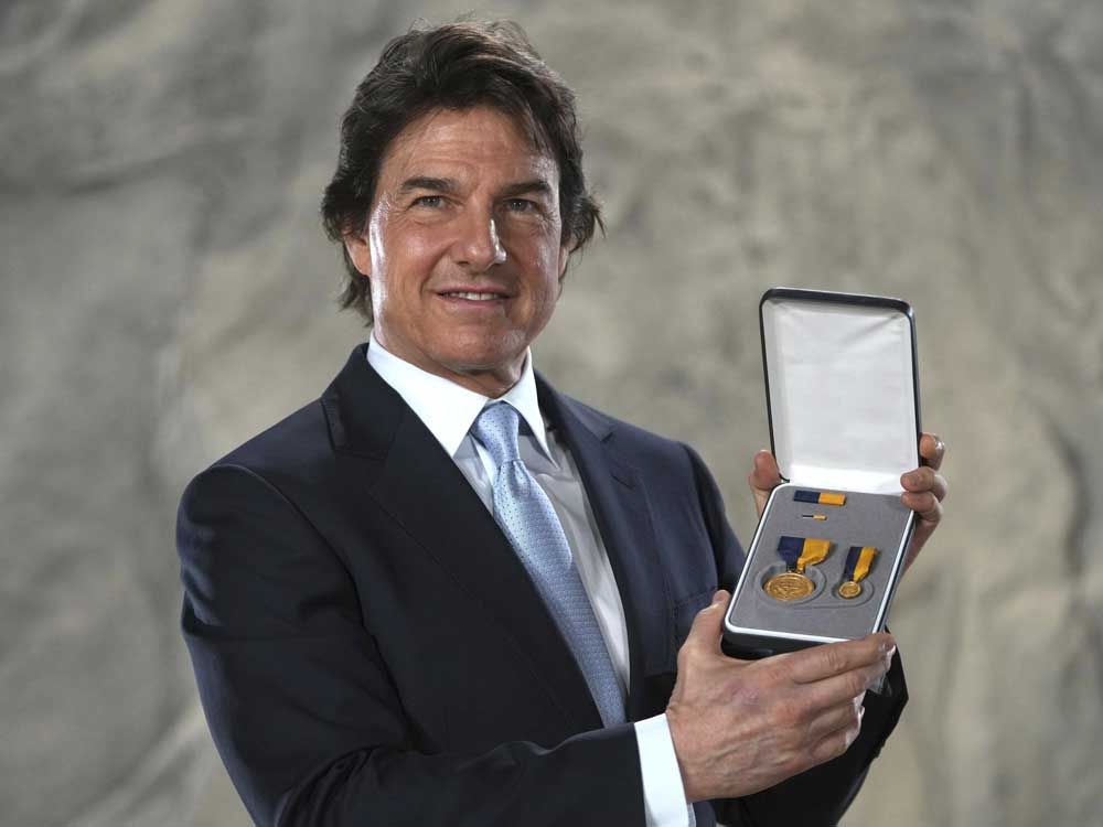 Tom Cruise gets a top U.S Navy honour | Toronto Sun