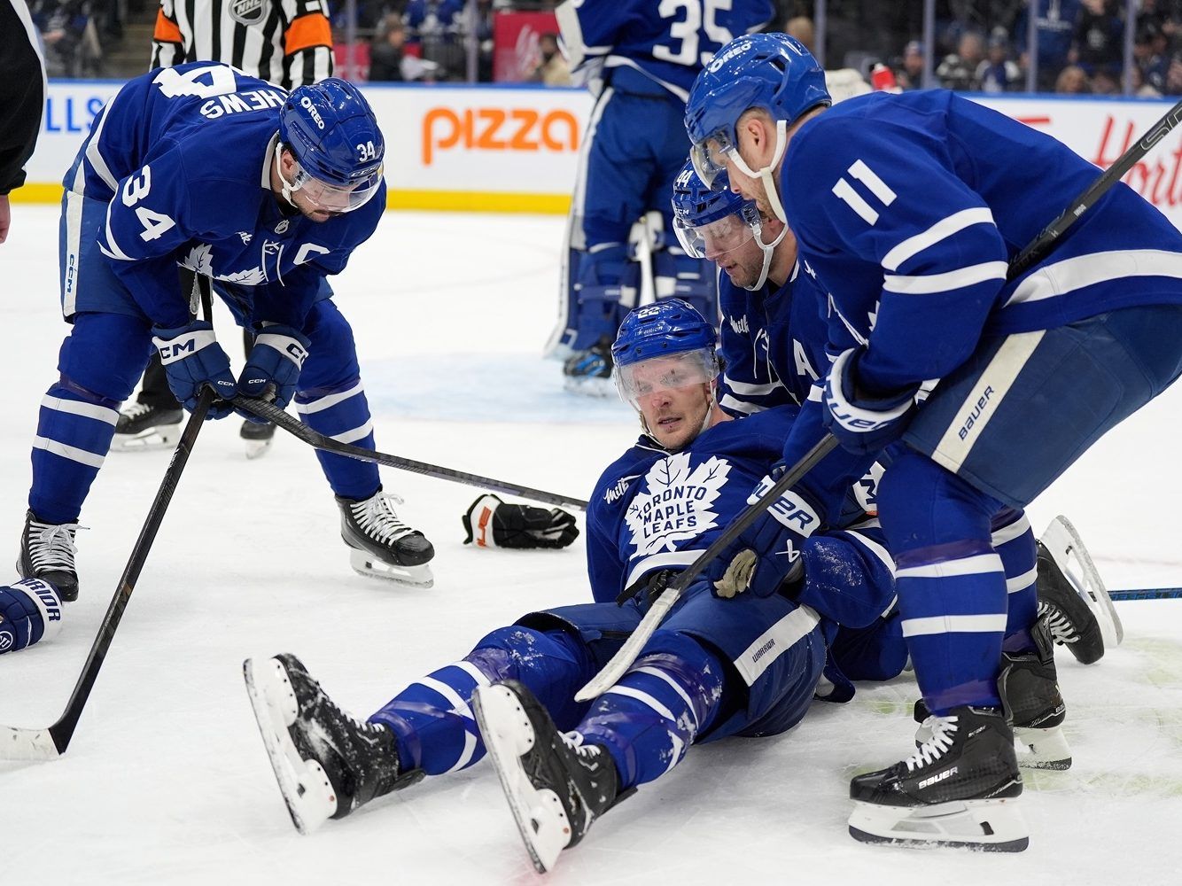 Maple Leafs' Jake McCabe hits head on ice during fight | Toronto Sun