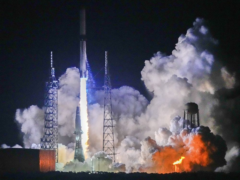 Jeff Bezos’ New Glenn rocket reaches orbit on first test flight ...