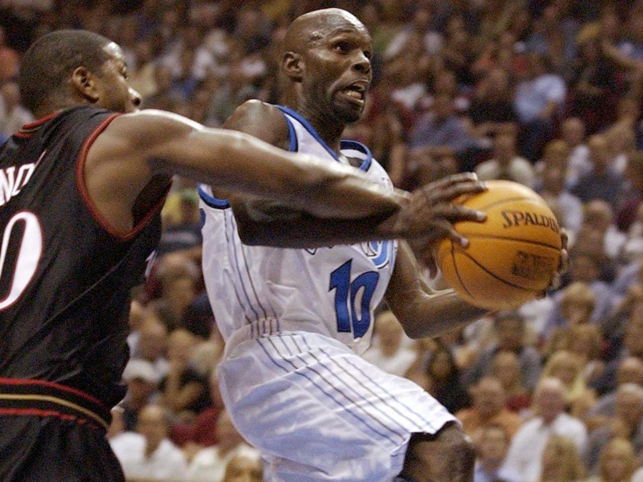 Mavericks suspend unidentified employee after arrest of Armstrong ...