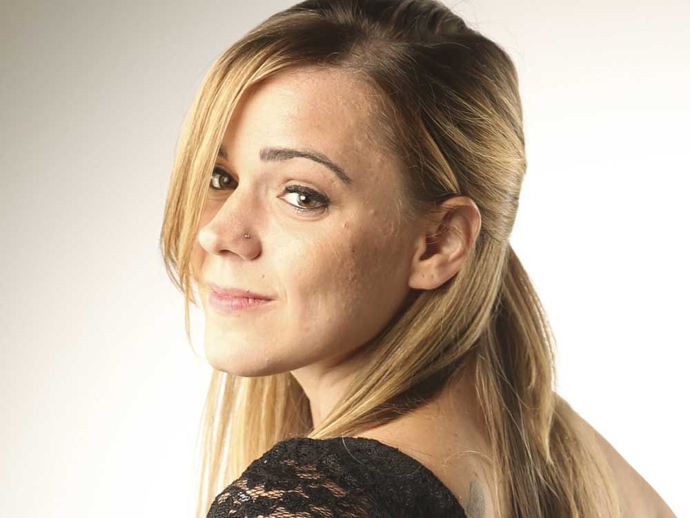 SUNshine Girl Vicky | Toronto Sun