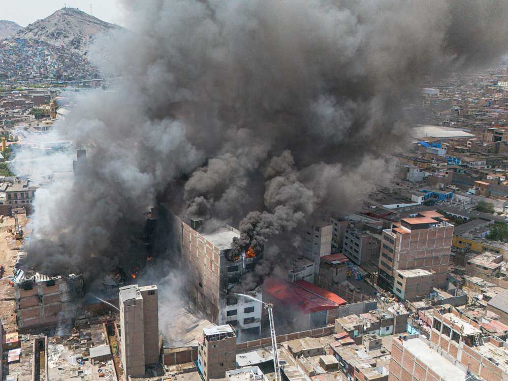 Warehouse in Peru could burn until Sunday | Toronto Sun