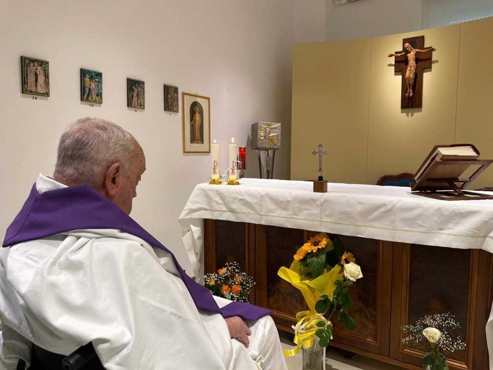 Vatican releases first photograph of the pope in more than a month ...