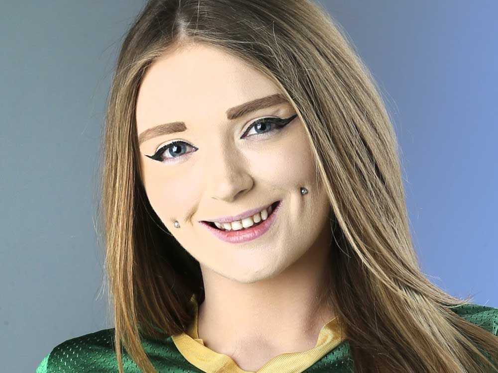 SUNshine Girl Lindsay | Toronto Sun