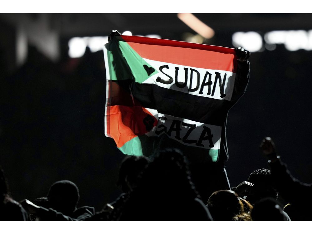 Super Bowl halftime performer with ’Free Gaza’ flag charged | Toronto Sun