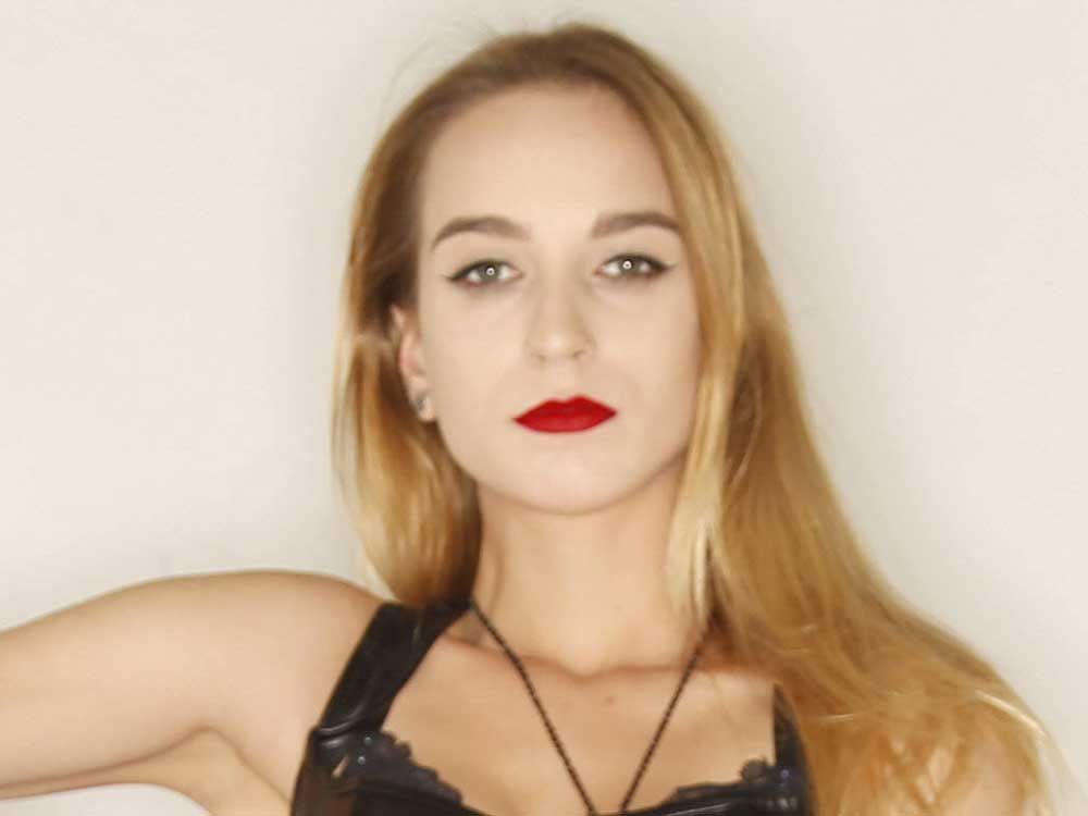 SUNshine Girl Miranda | Toronto Sun