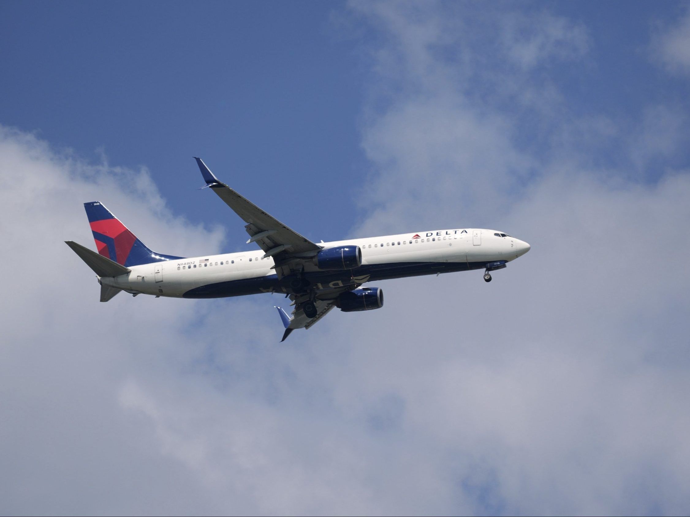 Turbulence injures passengers and forces Delta flight to land | Toronto Sun