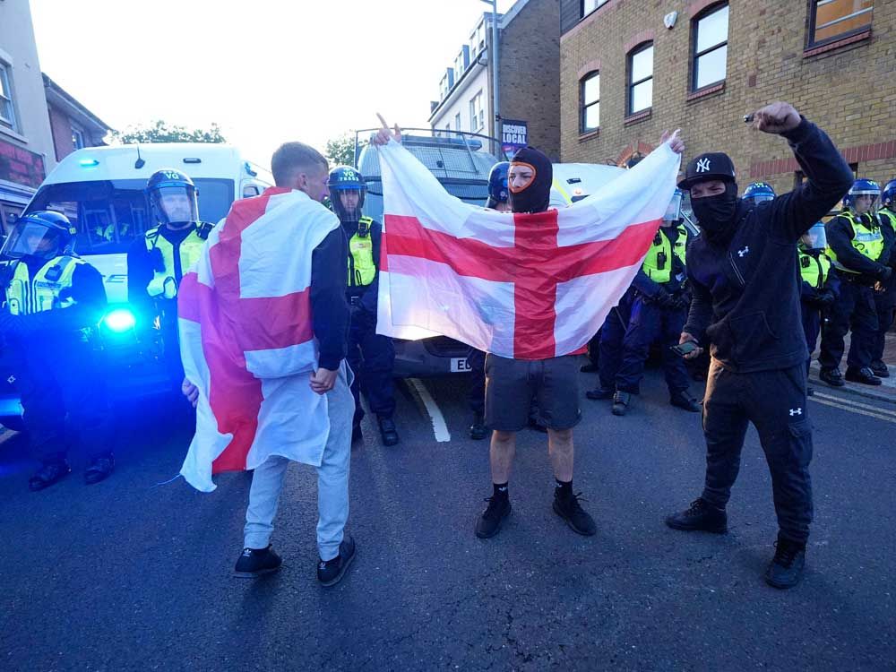 6 arrested in U.K. protest at hotel housing asylum seekers | Toronto Sun