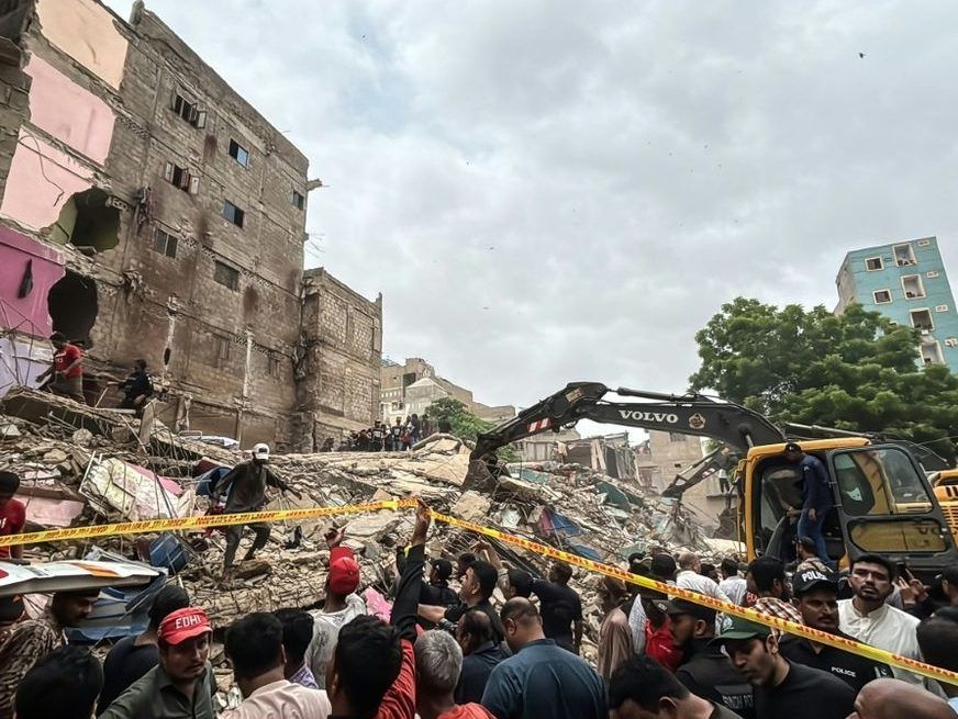 At least five dead in Pakistan building collapse: police | Toronto Sun