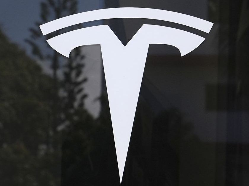 Canadian automakers buying credits from Tesla to meet new EV mandates ...
