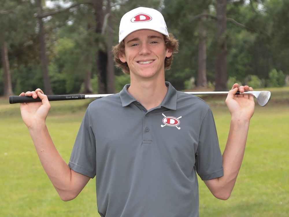 Teen golfer dies after collapsing during high school prank | Toronto Sun