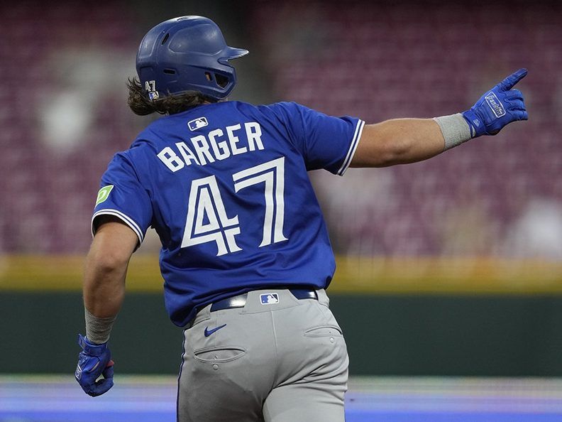 Blue Jays' booming bats come alive to stage comeback win over Reds ...