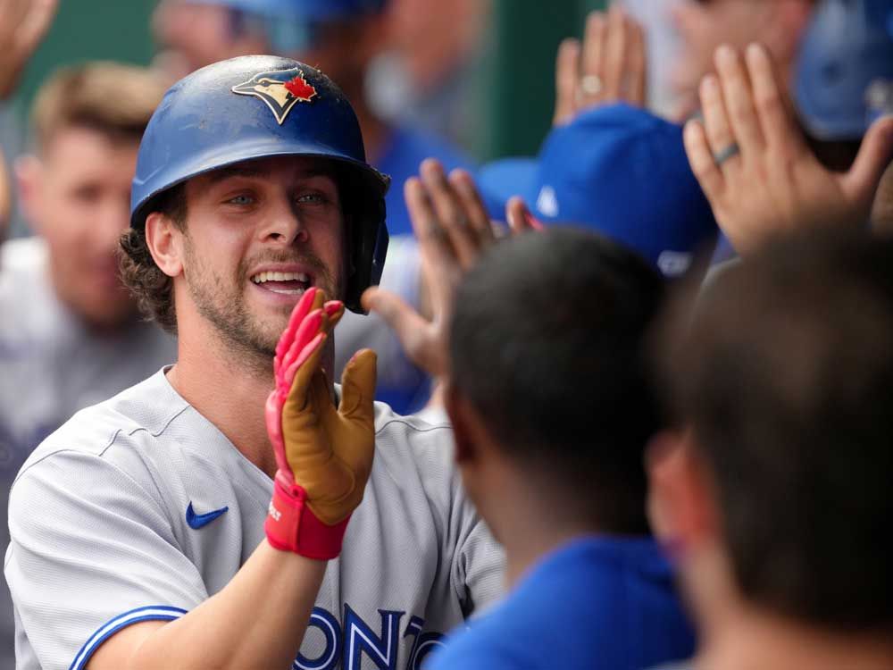 Blue Jays clinch AL playoff spot with win over Royals | Toronto Sun