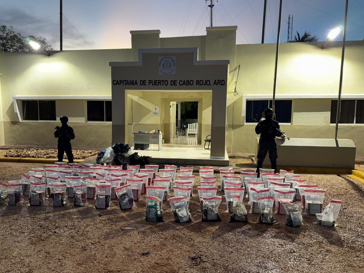 Dominican Republic: Coke seized from speed boat destroyed by U.S. Navy ...