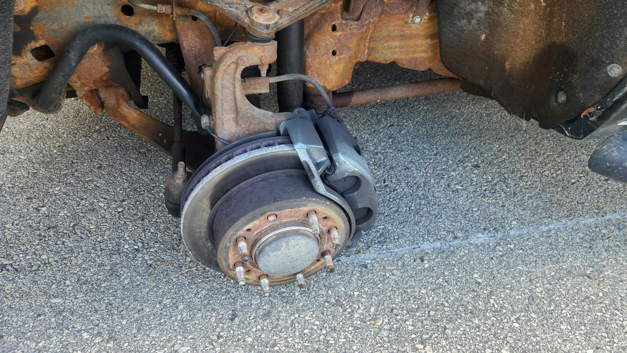 1 dead after detached truck wheel flies into traffic on QEW | Toronto Sun