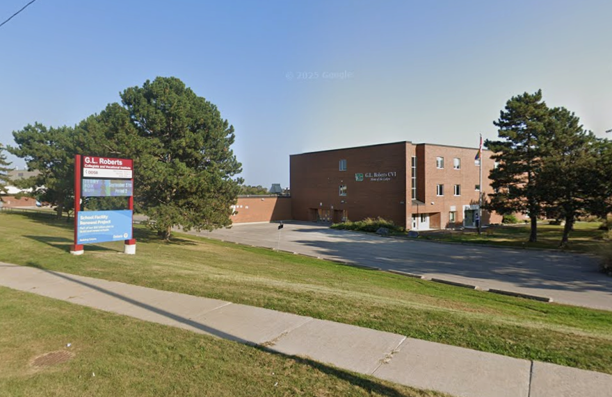 Oshawa dad drives through high school field after child in fight: Cops ...