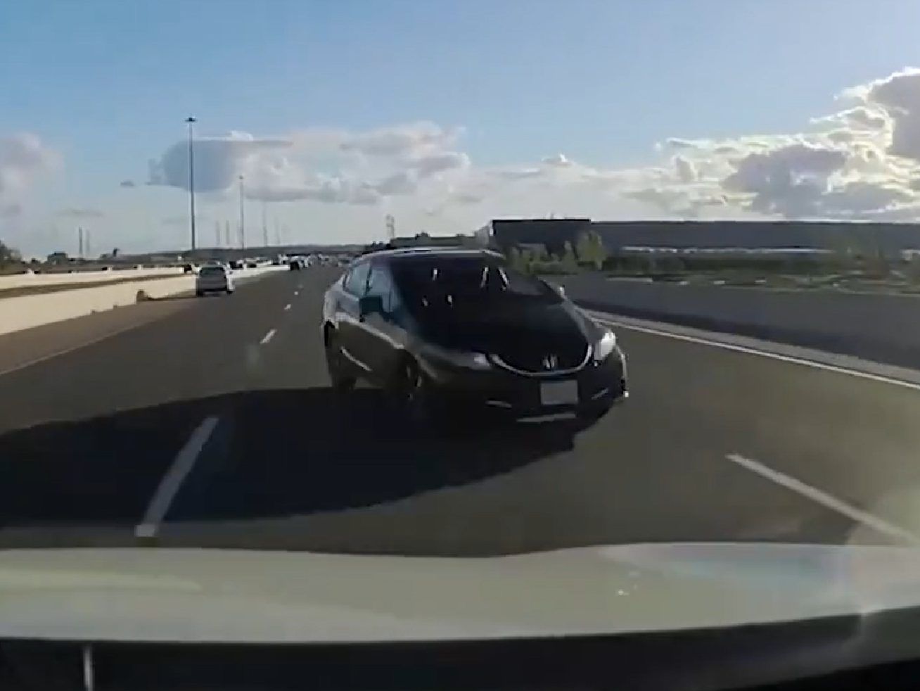 Dashcam footage shows wrong-way driver on Hwy. 401 in Milton | Toronto Sun