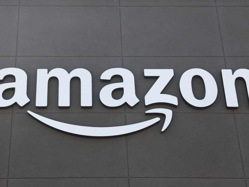 UMVA - Amazon cuts 14,000 corporate jobs to focus on AI