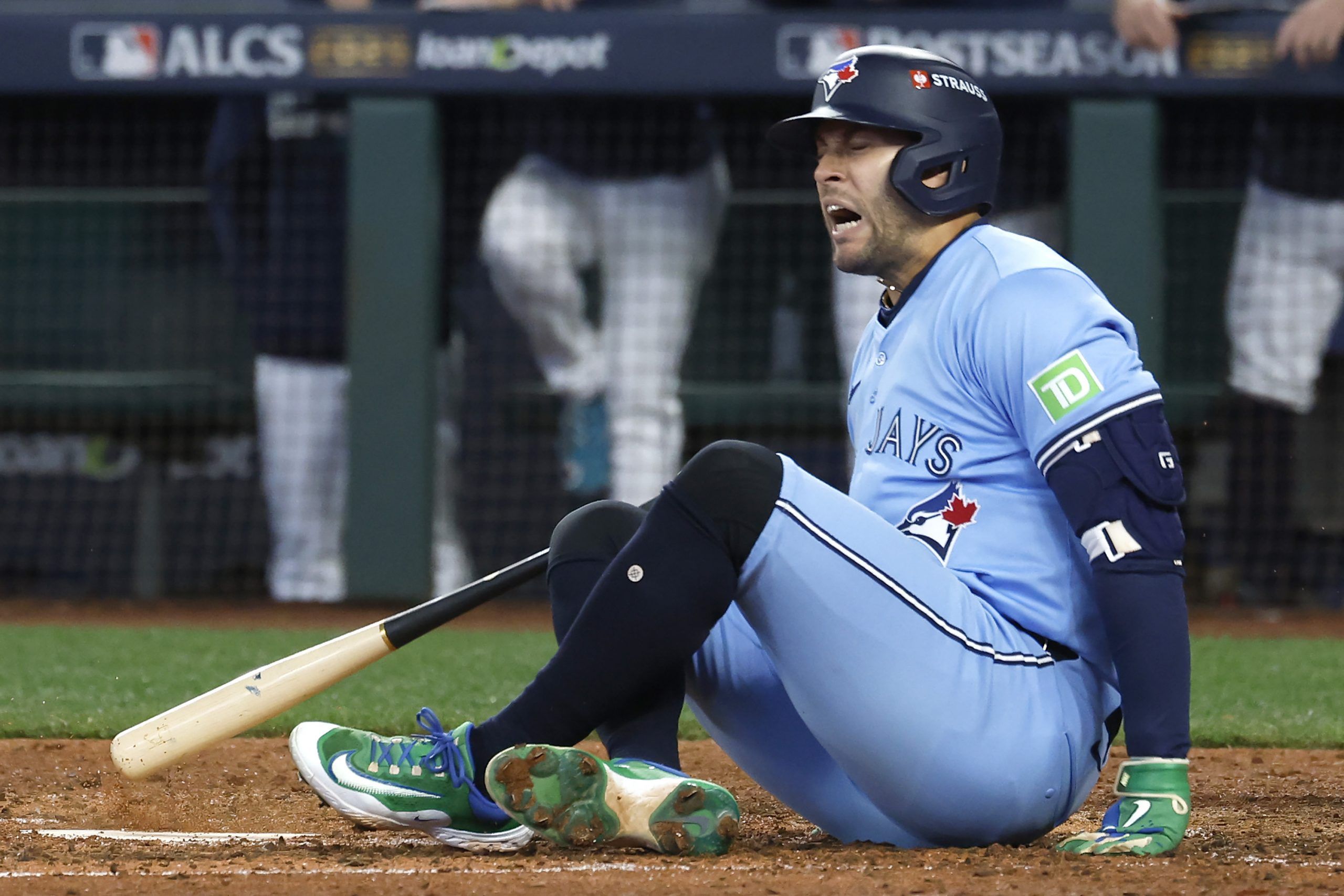 Blue Jays lose George Springer after taking 96 mph pitch to knee ...