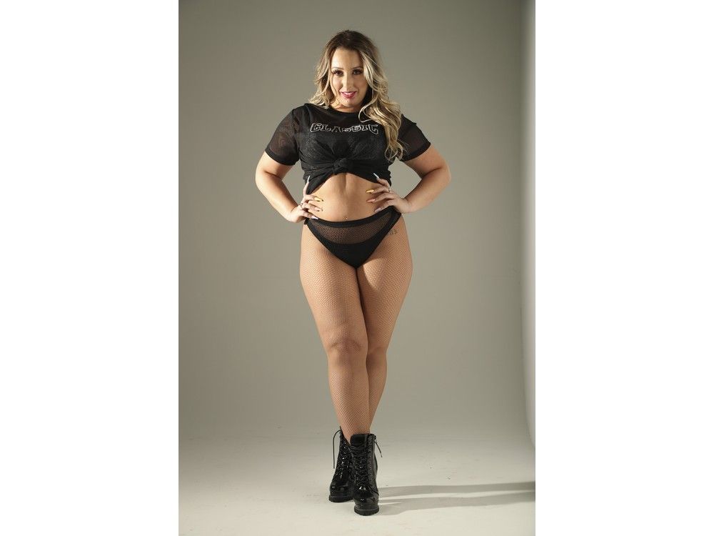 SUNshine Girl Sabrina | Toronto Sun