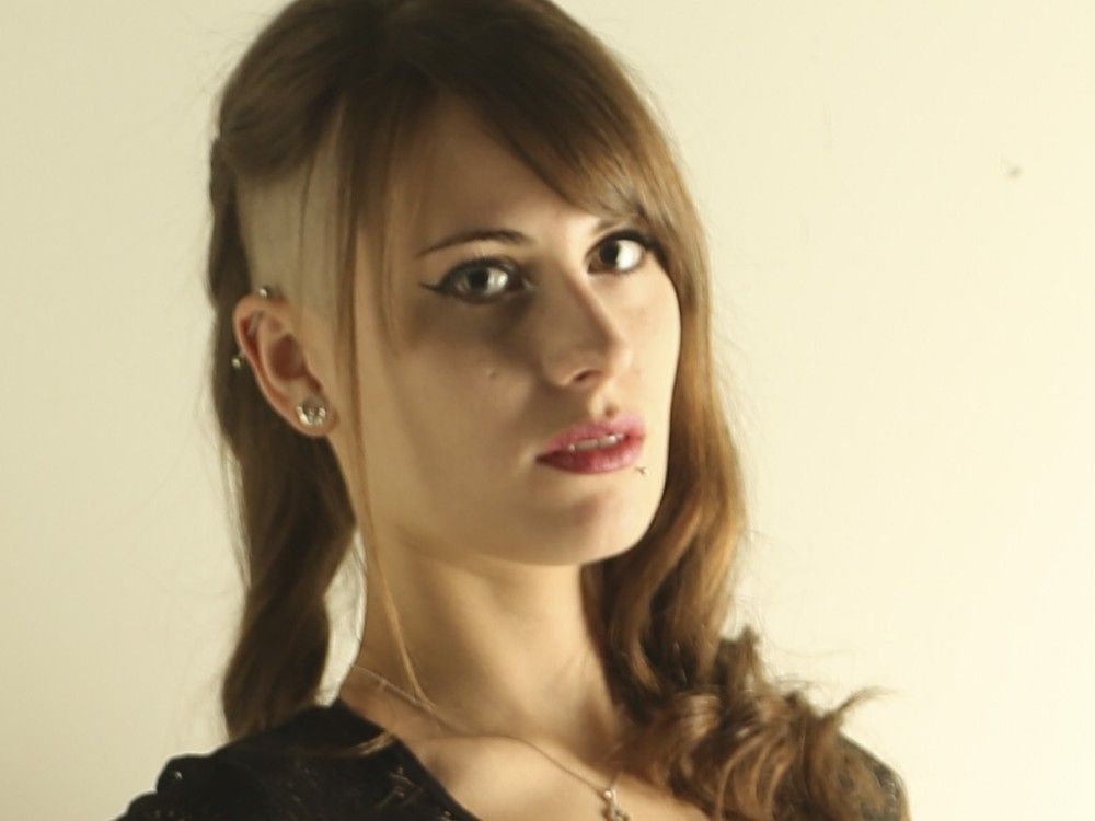 SUNshine Girl Justine | Toronto Sun