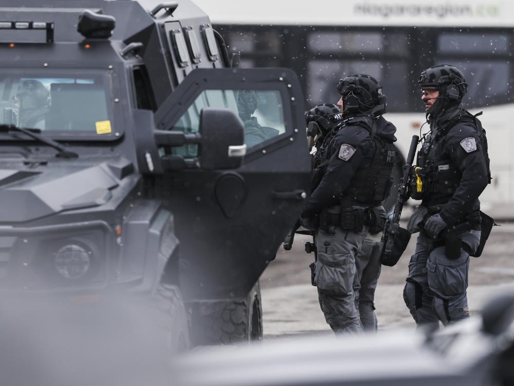 UMVA - COP SHOT: Manhunt Ends in ARREST – Niagara on EDGE!