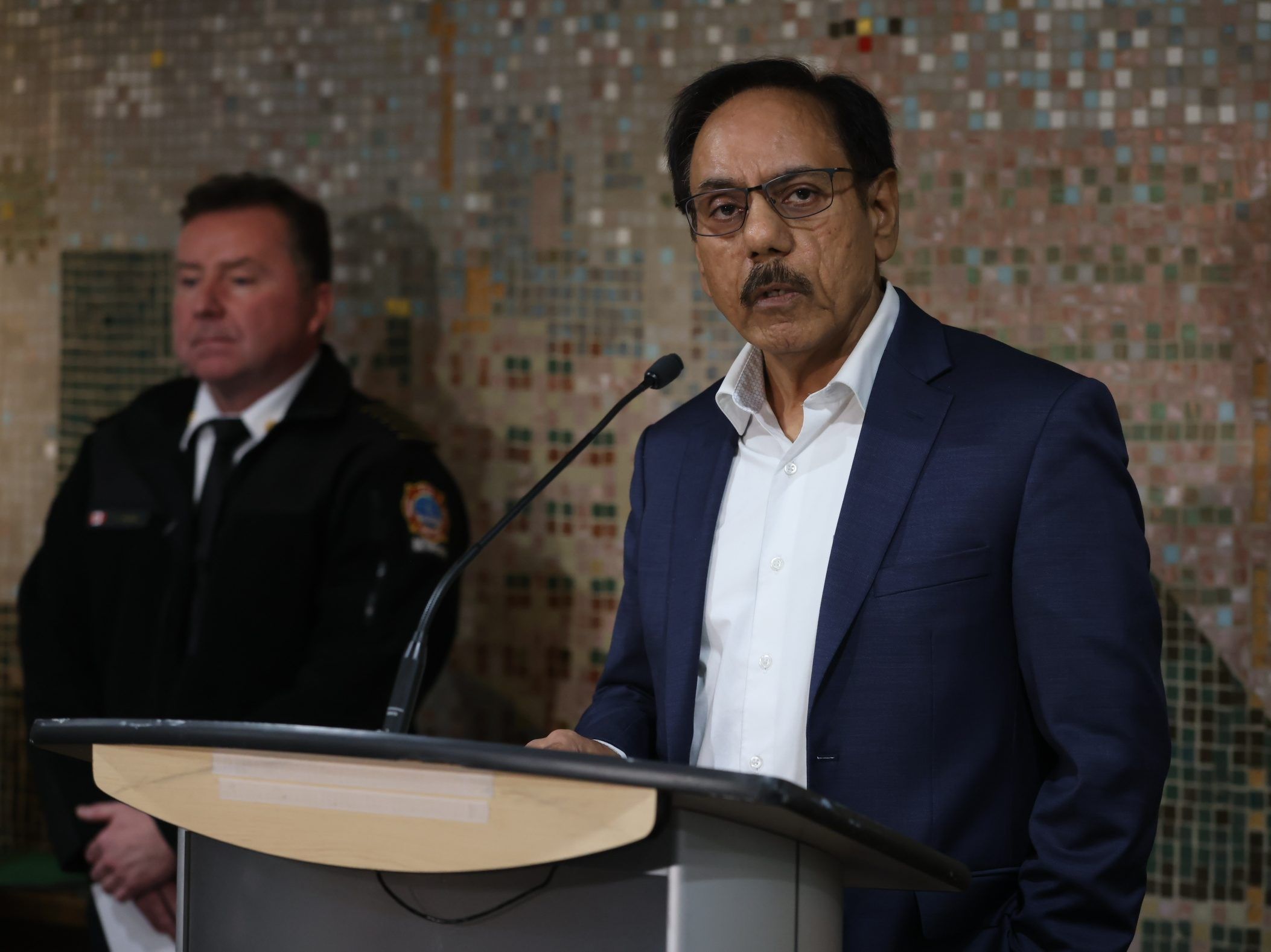 No end in sight for evacuees of 'unprecedented' Toronto fire | Toronto Sun