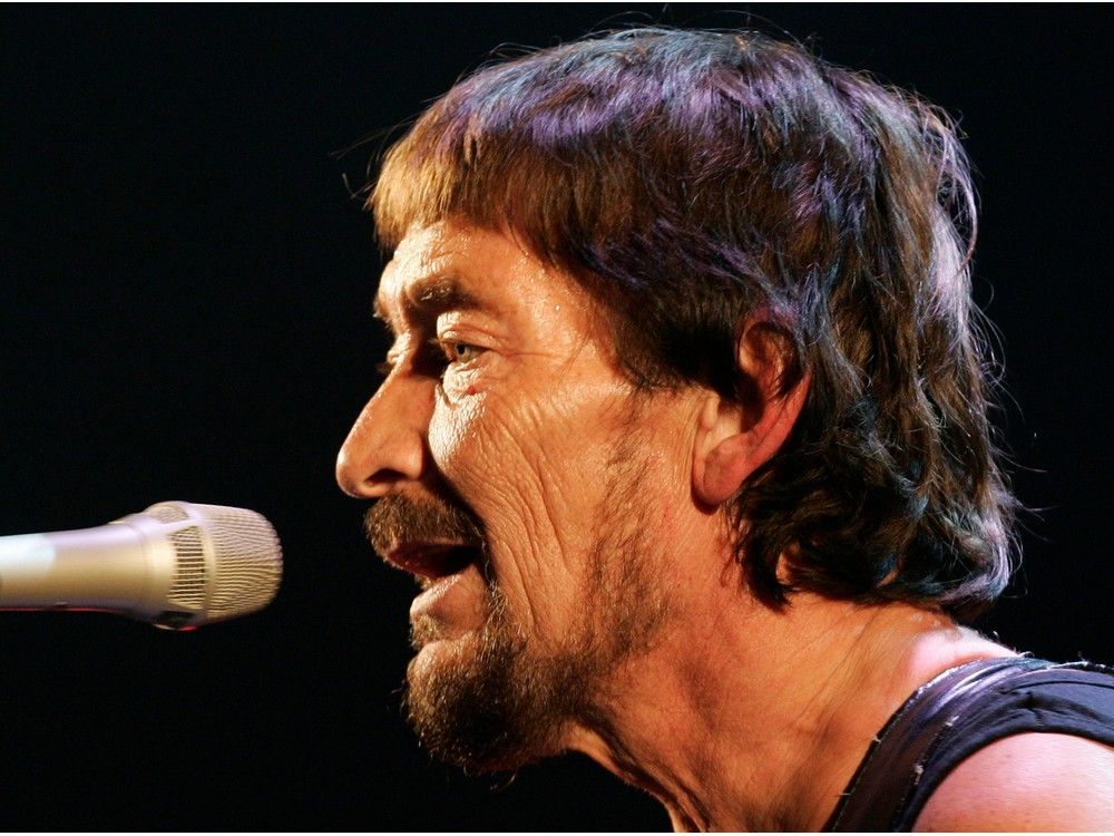 Chris Rea, 'Driving Home for Christmas' singer, dies at 74 | Toronto Sun