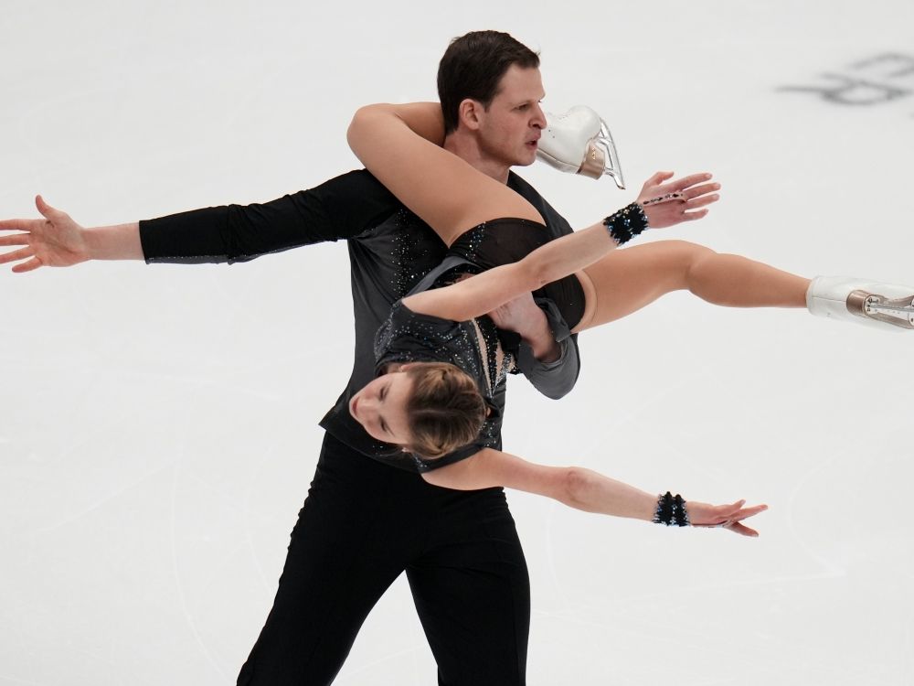 Passport delay knocks U.S. figure skating champ out of Olympics ...