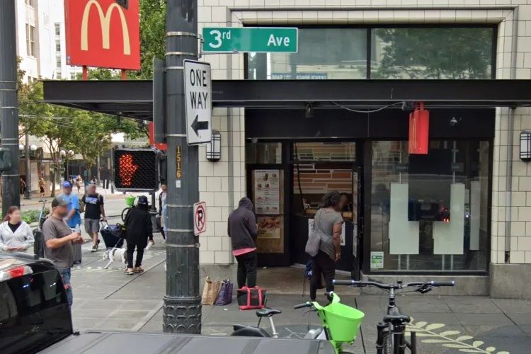 Seattle McDonald's serves customers through hatch | Toronto Sun