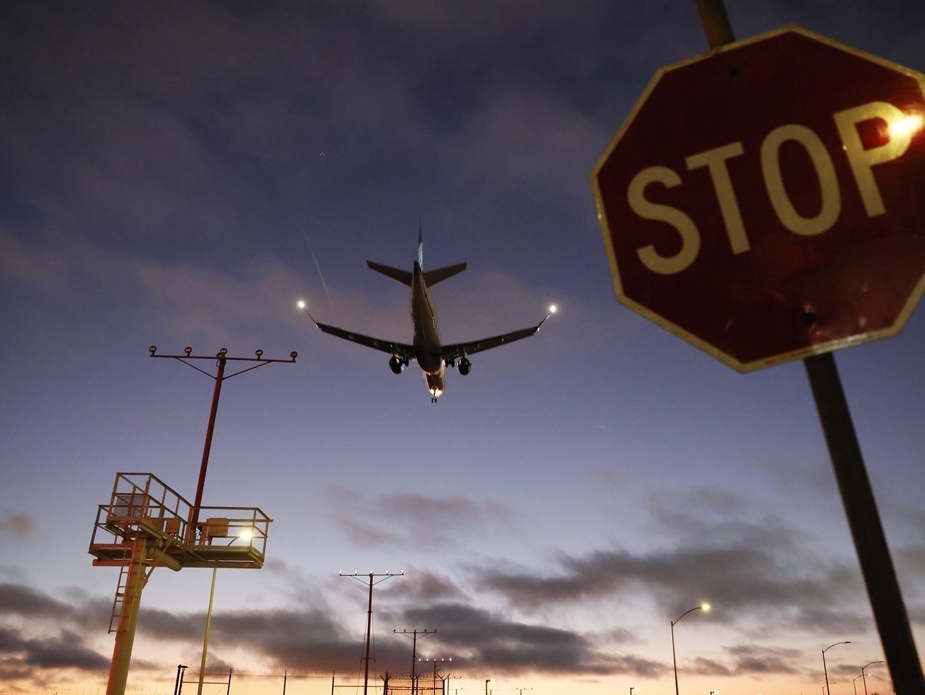 UMVA - MAINE JET DISASTER: 8 LIVES LOST IN FIERY CRASH!