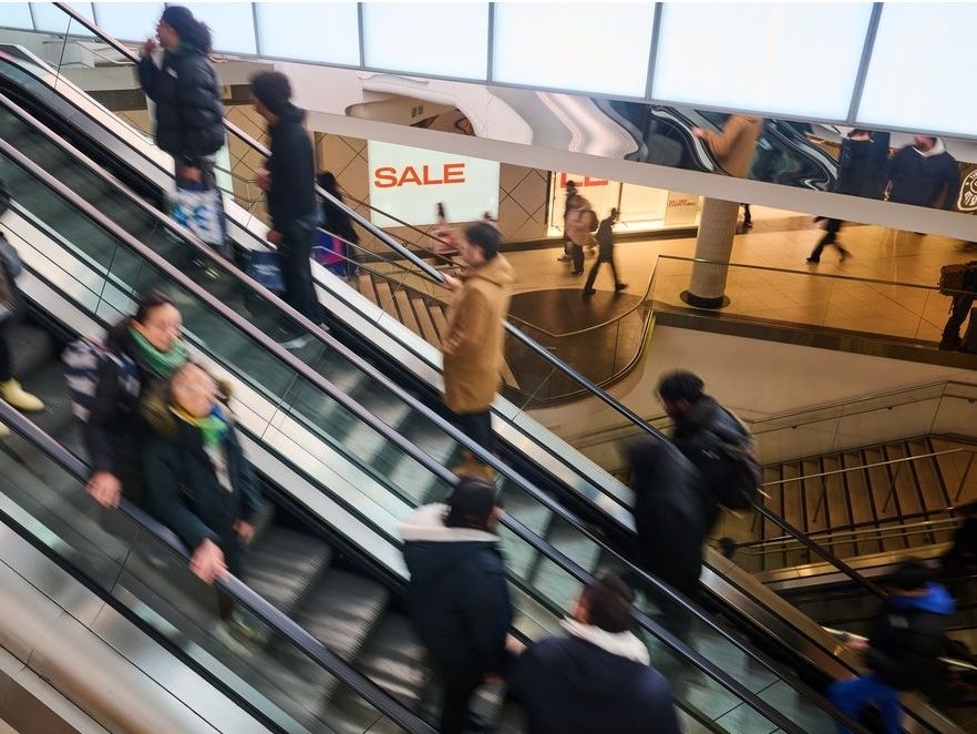 UMVA - FINANCIAL TSUNAMI: Canadians Brace for 2026 Economic COLLAPSE!