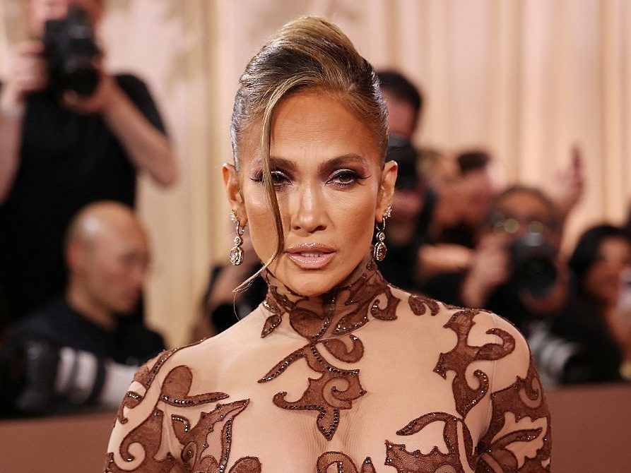 Was Jennifer Lopez rude to beloved red carpet reporter? | Toronto Sun