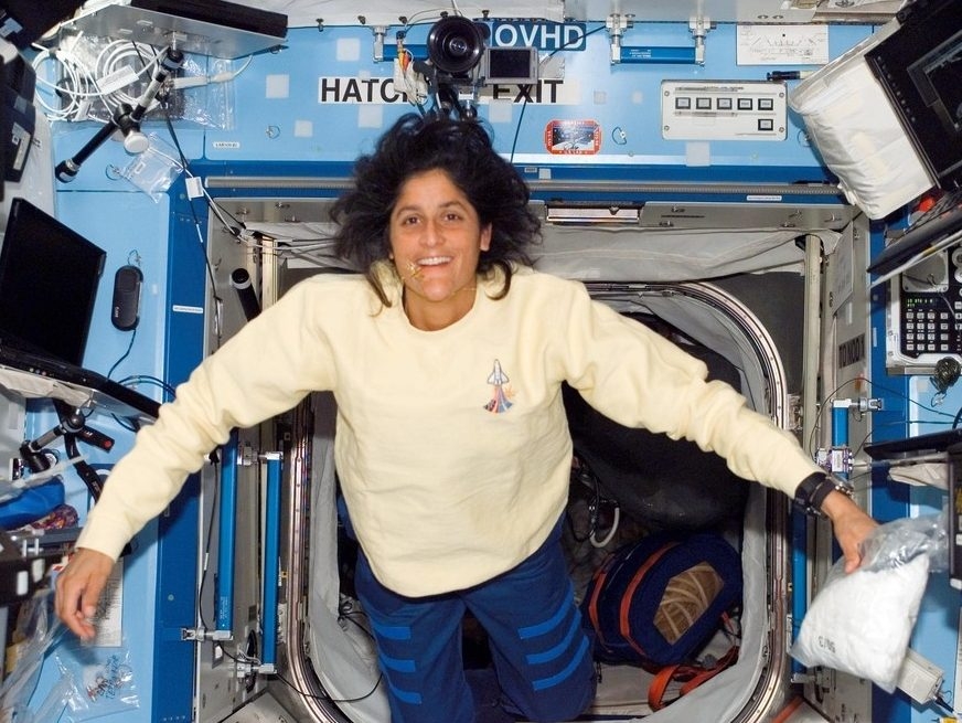 UMVA - LEGEND LOST: NASA's Suni Williams Hangs Up Her Spacesuit FOREVER!