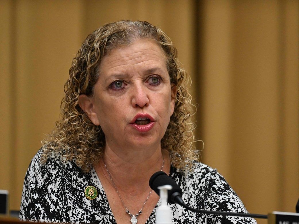 Debbie Wasserman Schultz learns the cost of racial identity politics ...