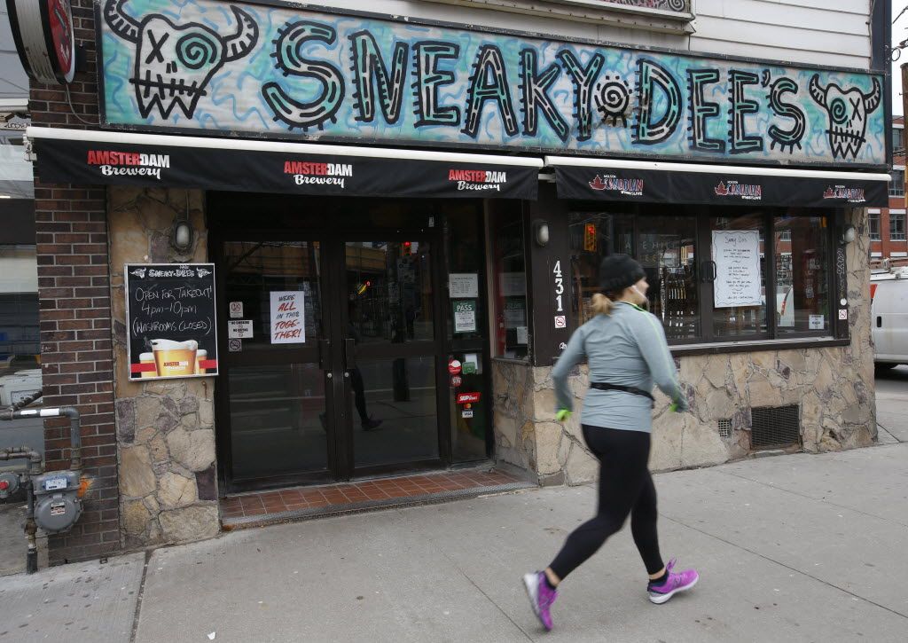Music lovers urge City Hall to pick Sneaky Dee’s over condos | Toronto Sun