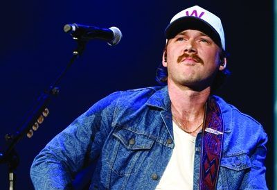 Morgan Wallen flips his piano after onstage technical problem | Toronto Sun