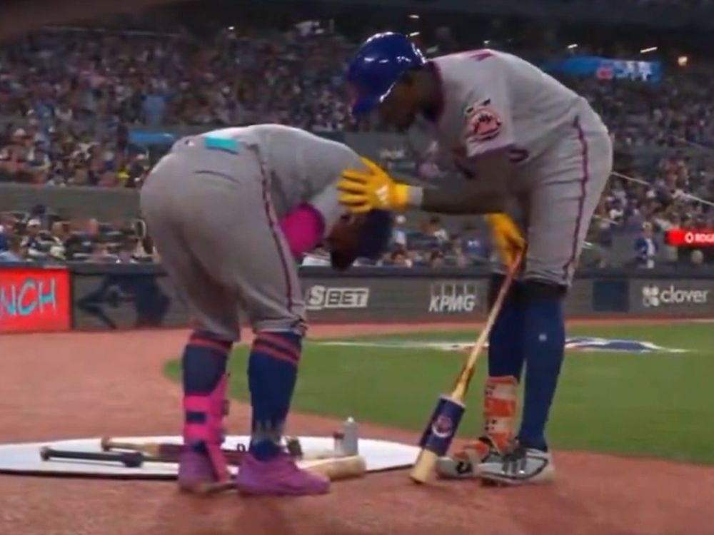 Mets' Francisco Alvarez hit by teammate’s bat vs. Blue Jays | Toronto Sun