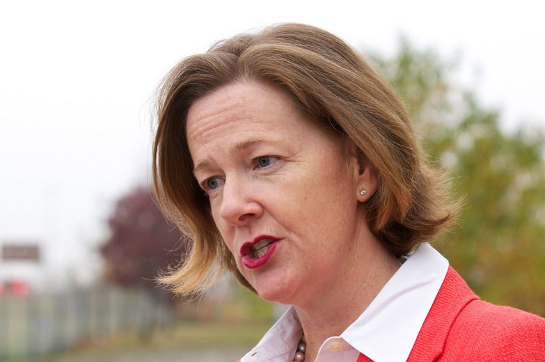 Redford blasted by constituents | Edmonton Sun