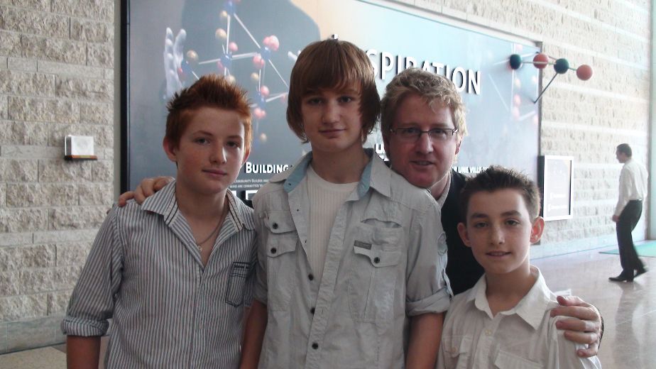 Busking brothers get United Way honour | Ottawa Sun