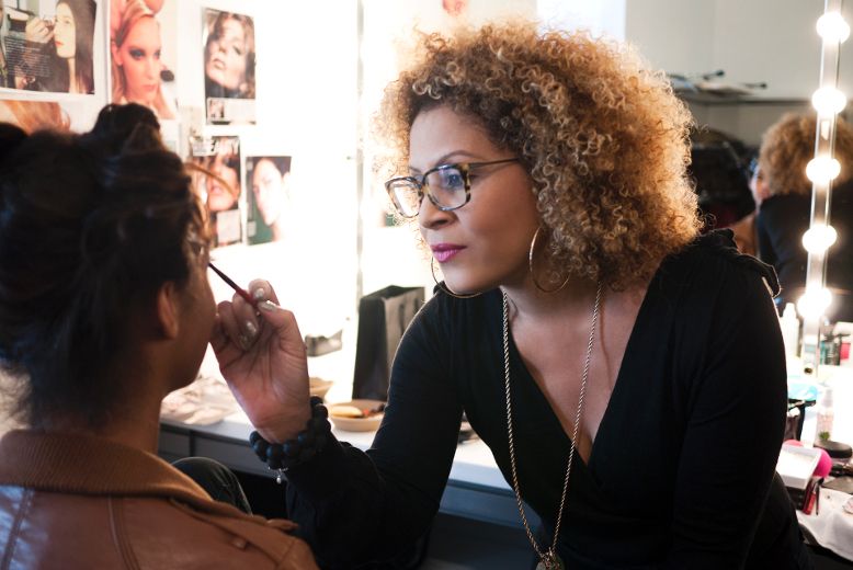 Hair, makeup experts dish on TIFF's trendy looks | Toronto Sun