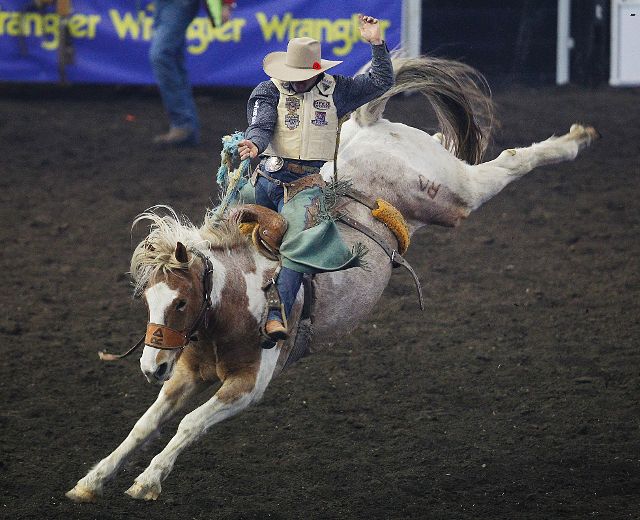 Dustin it off at Canadian Finals Rodeo | Edmonton Sun