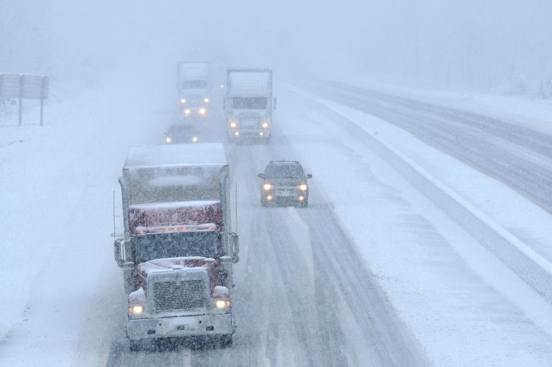 Crash closes Highway 401 | Belleville Intelligencer